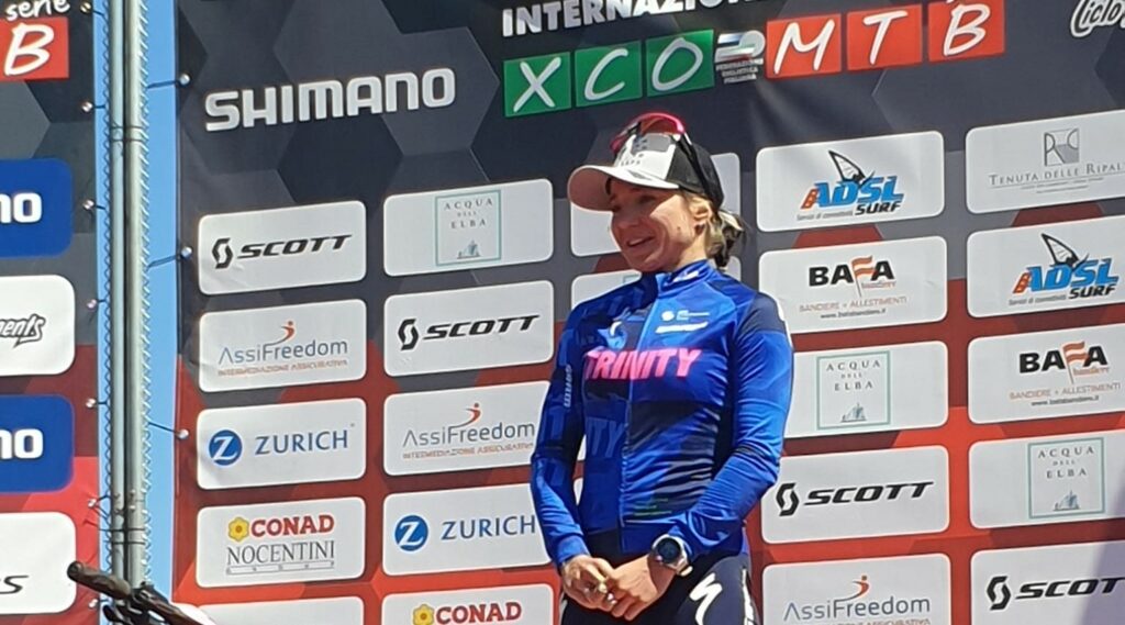 Chiara Teocchi sul podio di Capoliveri Legend XCO - Zonamista Magazine